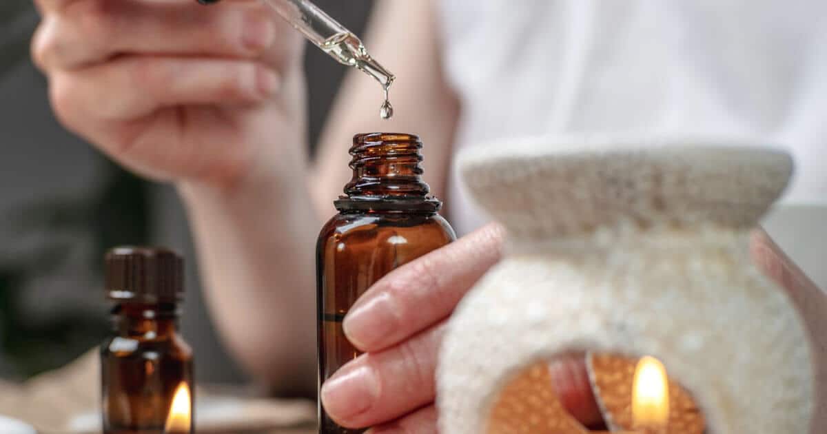5 Best Smelling Essential Oils For Home - Best Home Aroma