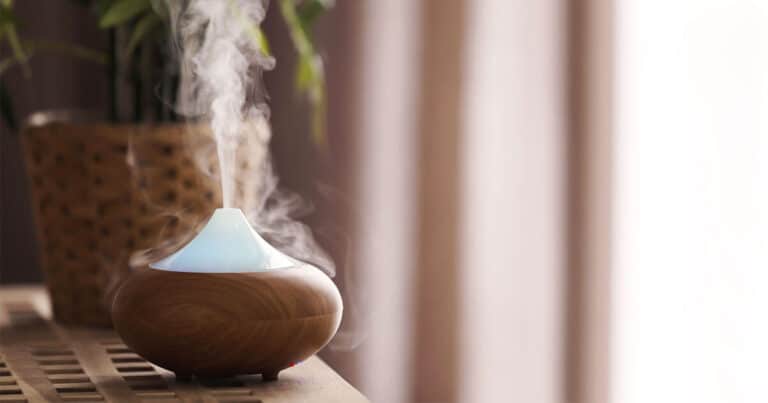 10 Best Essential Oil Blends For Winter To Create A Cozy Ambiance At ...